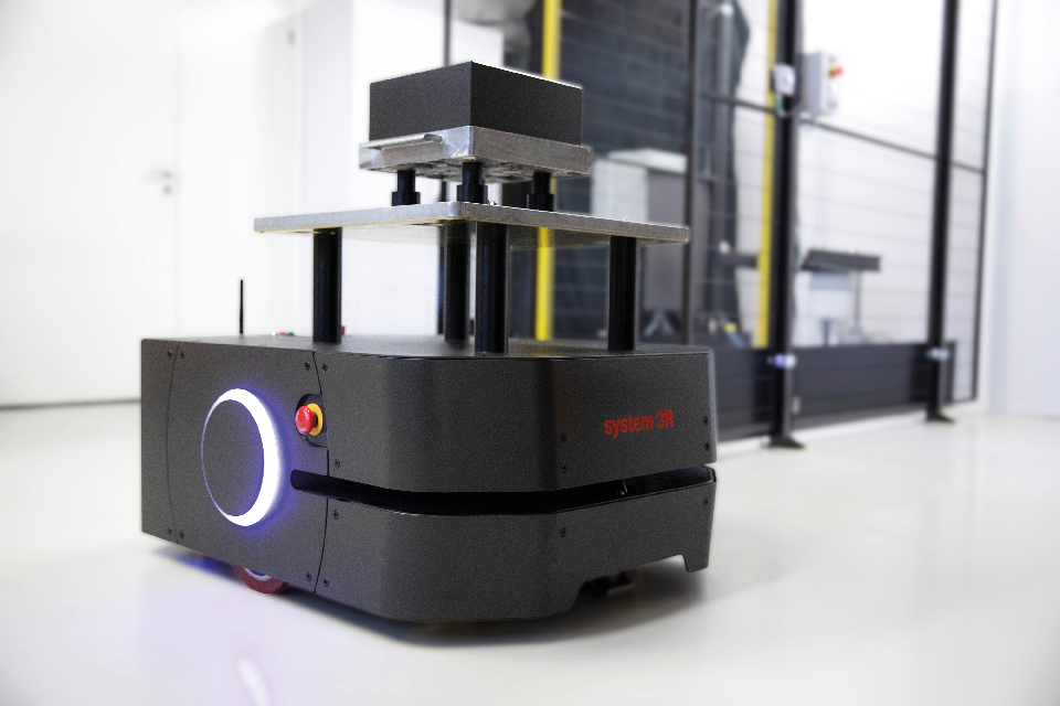 自動化 – AMR 自律走行搬送ロボット - GF Machining Solutions